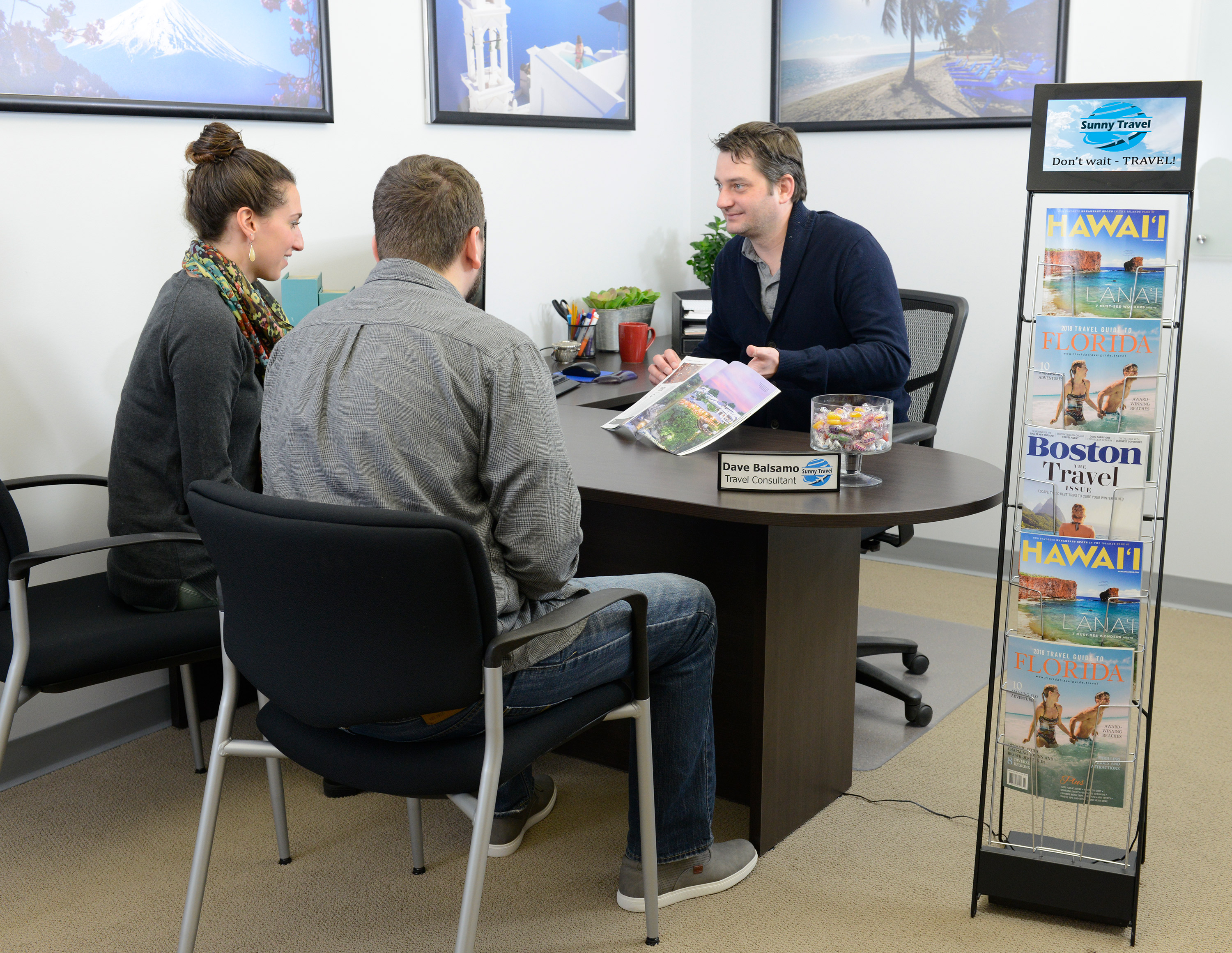 Digital Screen Brochure Stand | Magazine Rack w/ Media Display ...