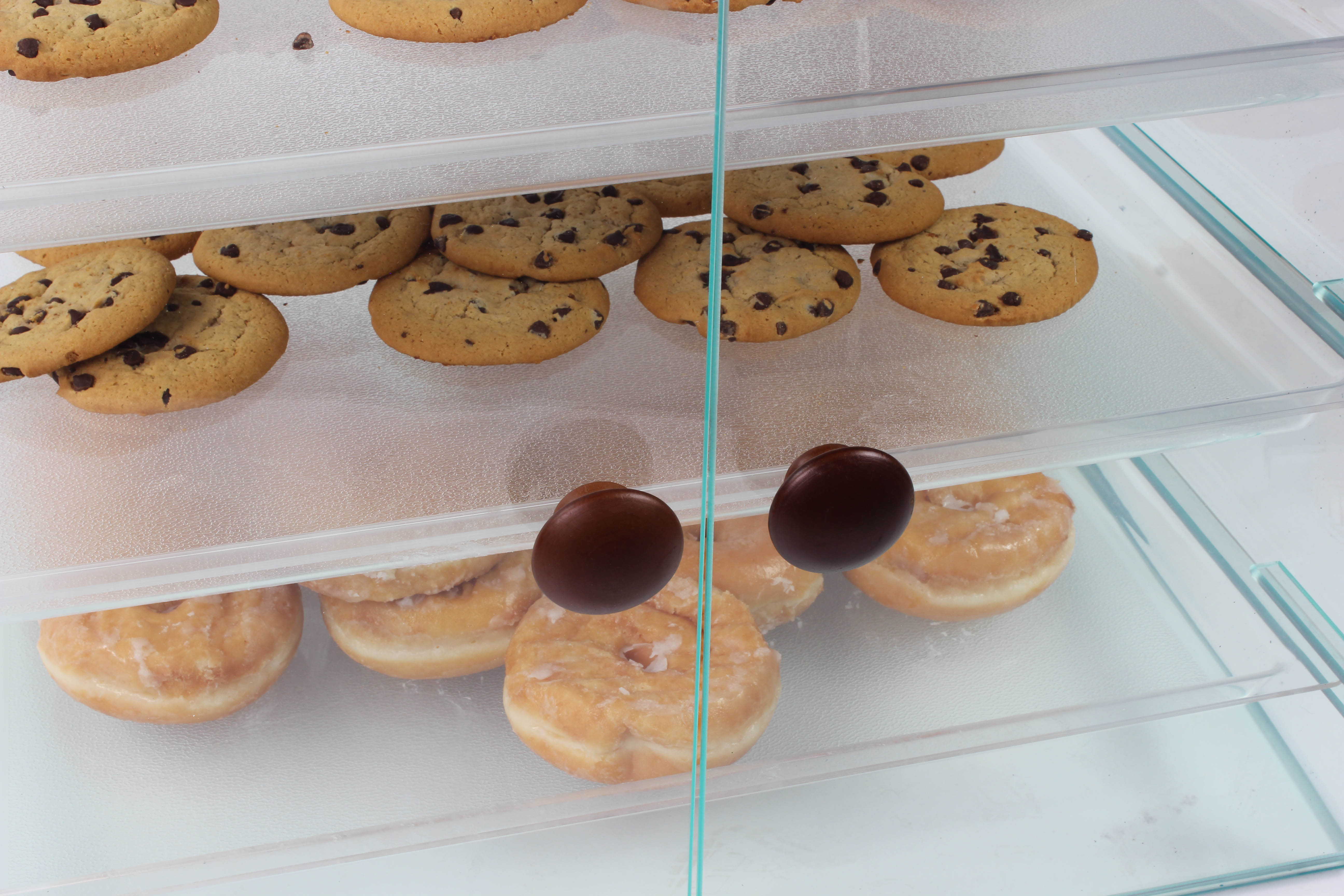 This Bakery Display Case Comes with (3) Removable Trays! This Cookie ...
