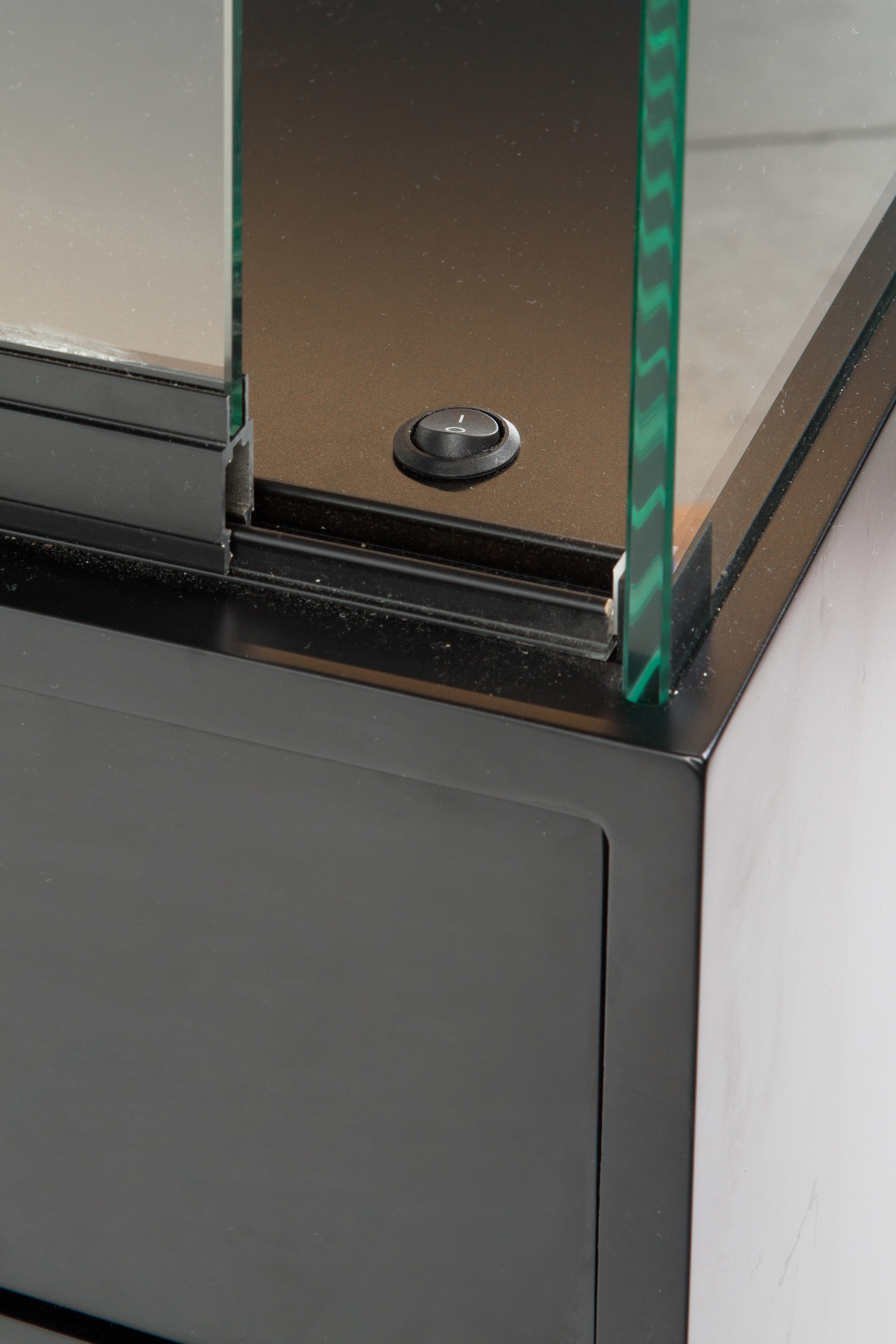 LED Lit Jewelry Counter - Quarter Vision | Displays2Go