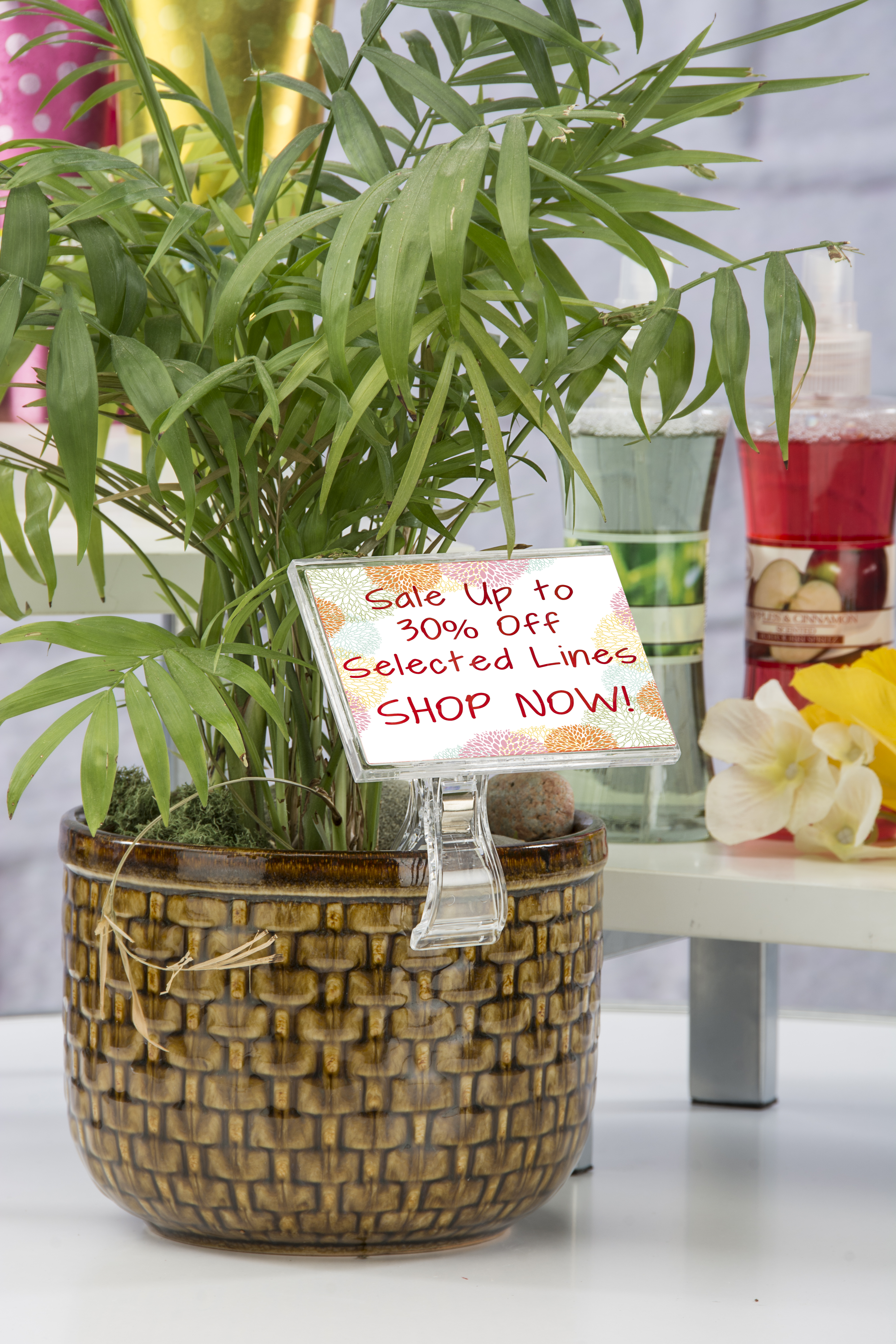 Clip Tag | Wallet Sized Sign Case for Memos | Displays2Go