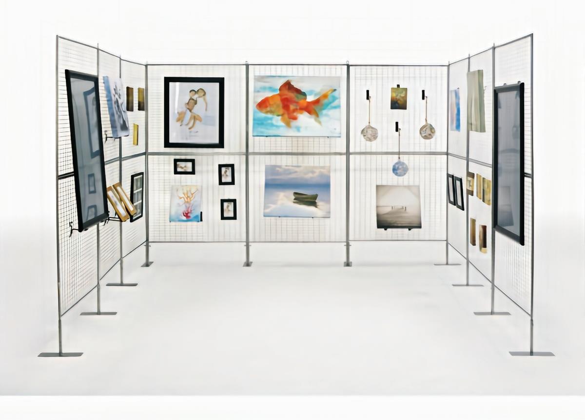 Wire Mesh Art Display Booth | U-Shape | Silver | Post Up Stand