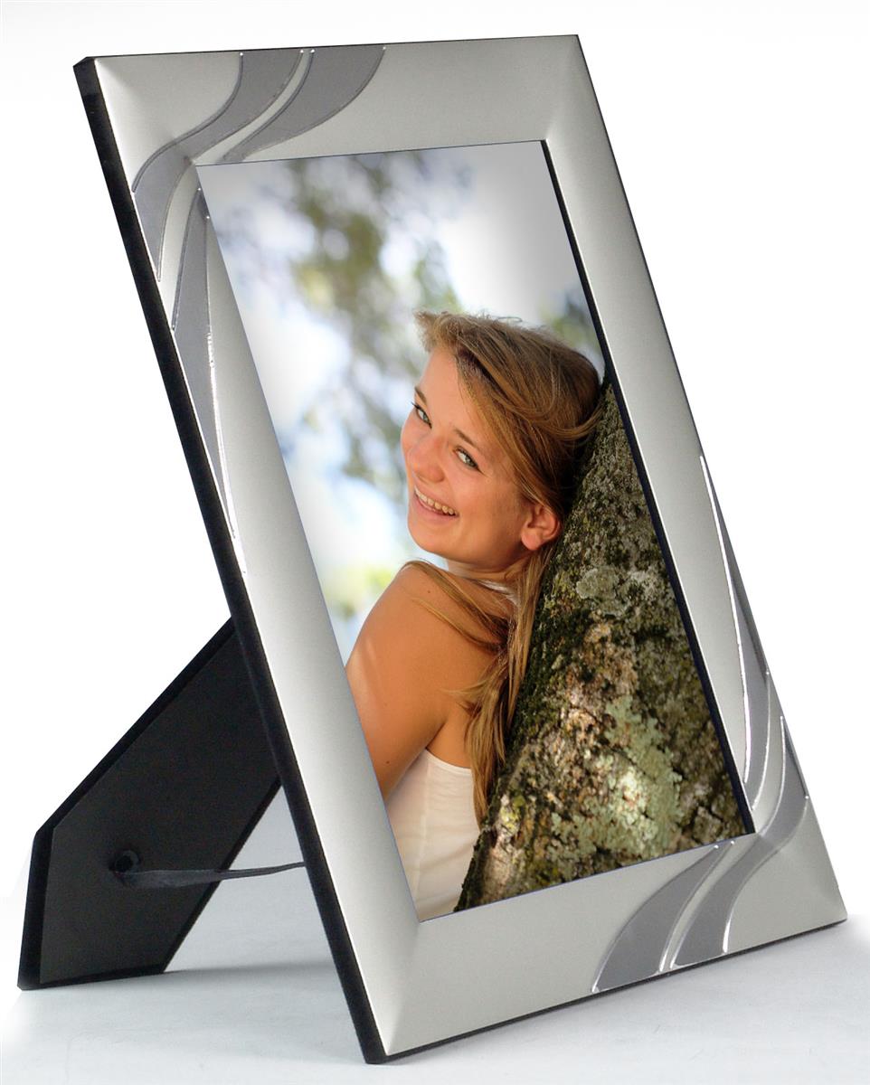 Silver Picture Frames w/ Metal Reflective Design | 4" x 6"